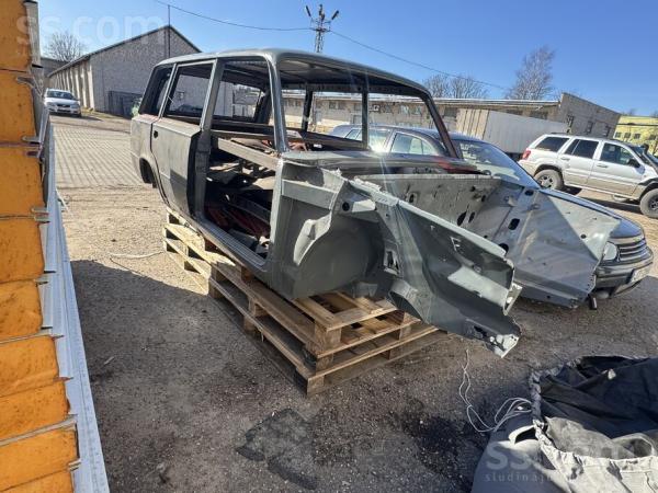 Melns VAZ / Lada 2102 1983 Ventspils, ar dzinēja tilpumu 1.60 L un nobraukumu 50 tūkst. km par 1000 €, foto 7 vietnē AUTOMOTO.COM.LV