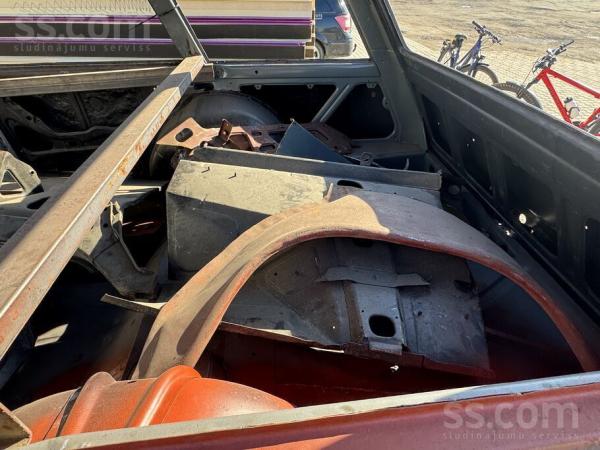 Melns VAZ / Lada 2102 1983 Ventspils, ar dzinēja tilpumu 1.60 L un nobraukumu 50 tūkst. km par 1000 €, foto 9 vietnē AUTOMOTO.COM.LV