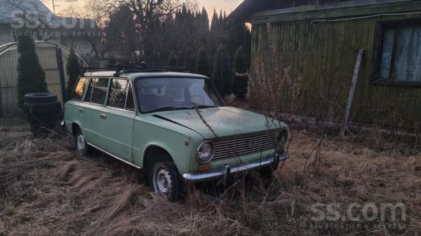 Green VAZ / Lada 2102 1981 in Riga, with an engine capacity of 1.30 L and mileage of 420 thousand km for 500 €, photo 1 on AUTOMOTO.COM.LV