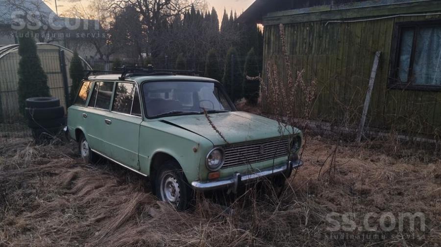 Green VAZ / Lada 2102 1981 in Riga, with an engine capacity of 1.30 L and mileage of 420 thousand km for 500 €, photo 1 on AUTOMOTO.COM.LV
