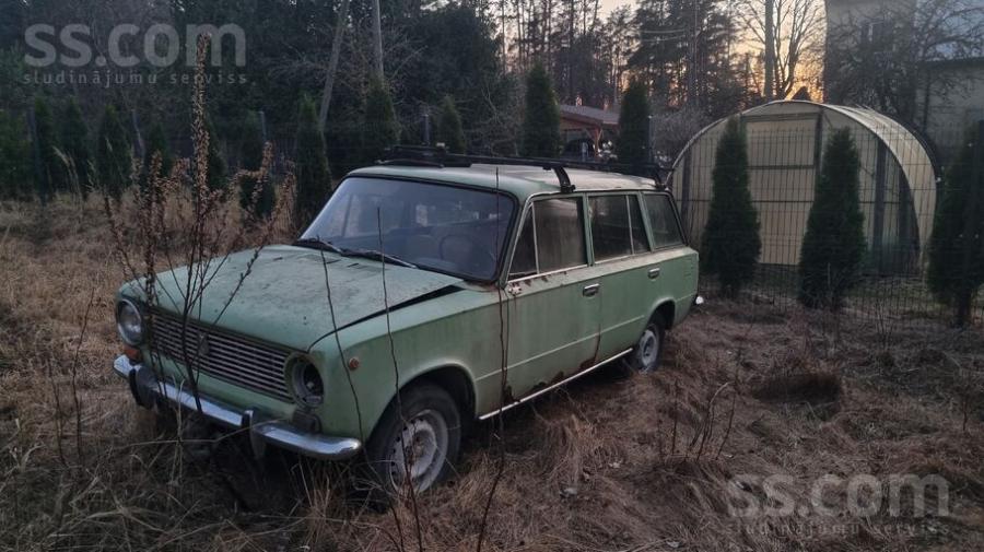 Green VAZ / Lada 2102 1981 in Riga, with an engine capacity of 1.30 L and mileage of 420 thousand km for 500 €, photo 2 on AUTOMOTO.COM.LV