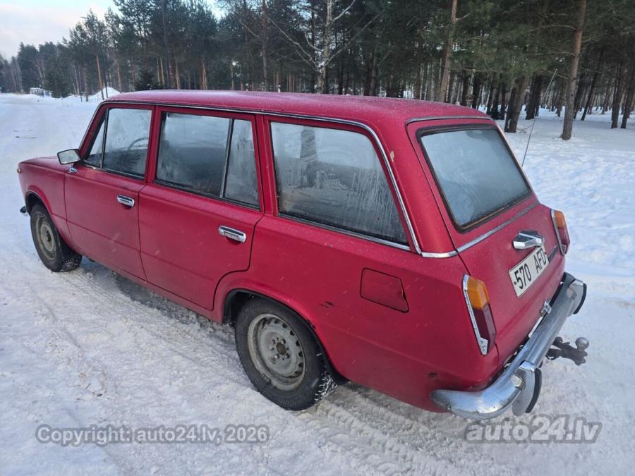 Красный ВАЗ 2102 1974 в Таллин, объемом двигателя 1.20 л и пробегом 25 тыс. км за 1111 €, фото 5 на AUTOMOTO.COM.LV