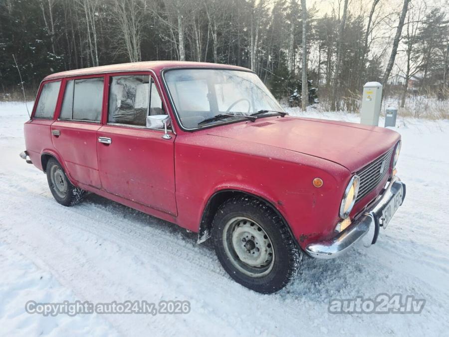 Красный ВАЗ 2102 1974 в Таллин, объемом двигателя 1.20 л и пробегом 25 тыс. км за 1111 €, фото 7 на AUTOMOTO.COM.LV
