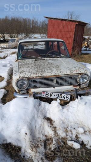 Белый ВАЗ 2102 1979 в Лудза, объемом двигателя 1.20 л и пробегом 35 тыс. км за 300 €, фото 3 на AUTOMOTO.COM.LV