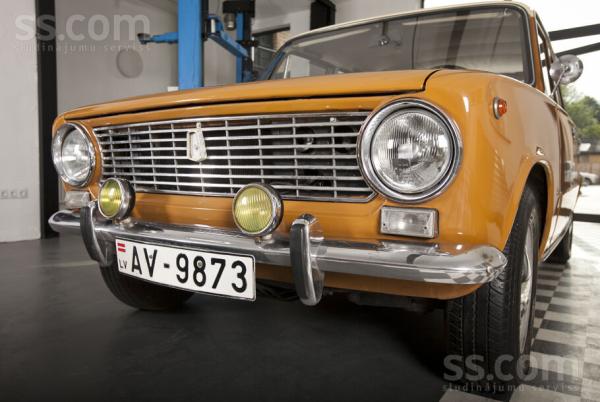 Yellow VAZ / Lada 2102 1978 in Riga, with an engine capacity of 1.20 L and mileage of 75 thousand km for 5800 €, photo 5 on AUTOMOTO.COM.LV