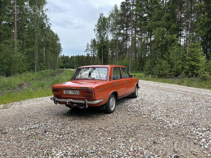 Sarkans VAZ / Lada 2103 1974 Liepāja, ar dzinēja tilpumu 1.30 L un nobraukumu 99 tūkst. km par 1500 €, foto 4 vietnē AUTOMOTO.COM.LV