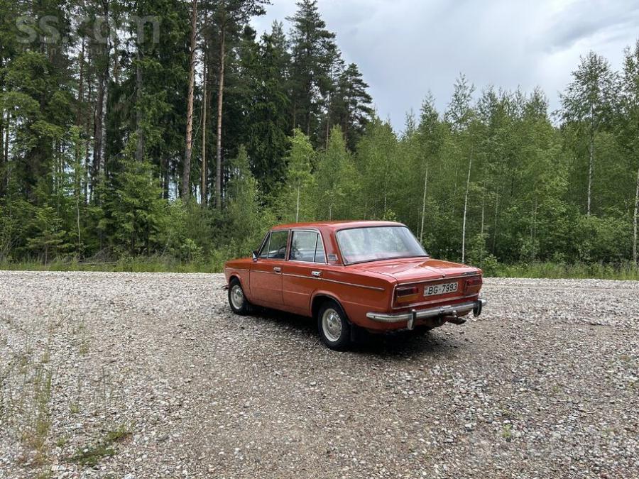 Sarkans VAZ / Lada 2103 1974 Liepāja, ar dzinēja tilpumu 1.30 L un nobraukumu 99 tūkst. km par 1500 €, foto 5 vietnē AUTOMOTO.COM.LV