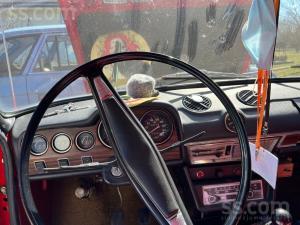 Красный ВАЗ 2103 1974 в Рига, объемом двигателя 1.40 л и пробегом 0 тыс. км за 6500 €, фото 8 на AUTOMOTO.COM.LV