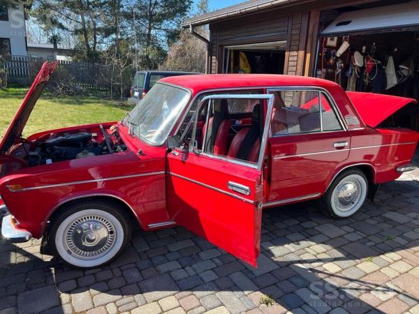Red VAZ / Lada 2103 1974 in Riga, with an engine capacity of 1.40 L and mileage of 0 thousand km for 6500 €, photo 8 on AUTOMOTO.COM.LV