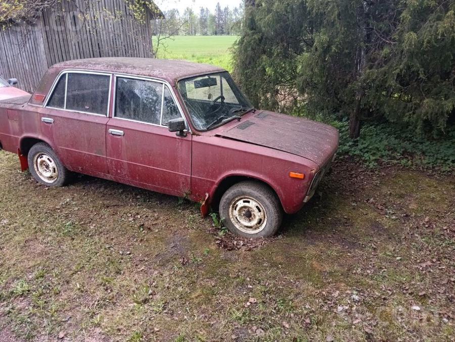 Red VAZ / Lada 2103 1975 in Gulbene, with an engine capacity of 1.50 L and mileage of 67 thousand km for 350 €, photo 1 on AUTOMOTO.COM.LV