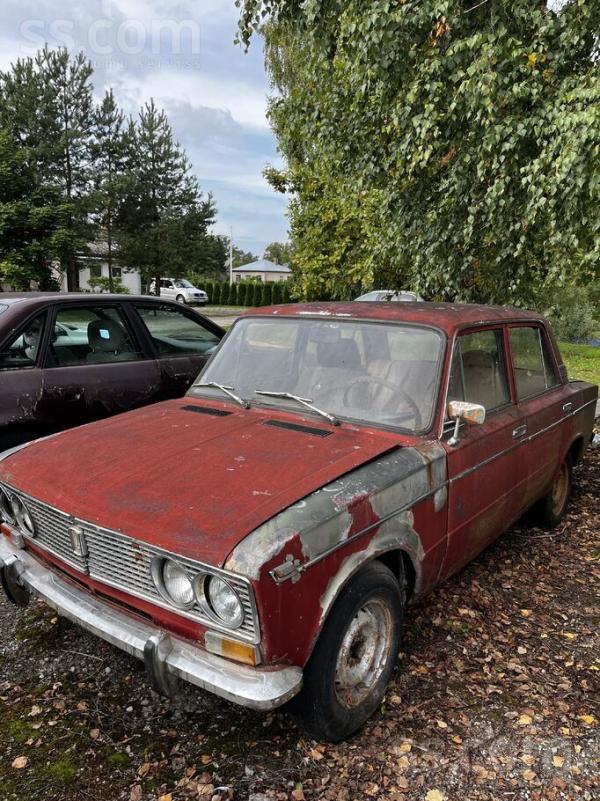 Red VAZ / Lada 2103 1975 in Riga, with an engine capacity of 1.50 L and mileage of 80 thousand km for 360 €, photo 1 on AUTOMOTO.COM.LV