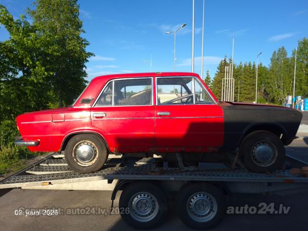 Red VAZ / Lada 2103 1980 in Parnu, with an engine capacity of 1.30 L and mileage of 5 thousand km for 750 €, photo 3 on AUTOMOTO.COM.LV