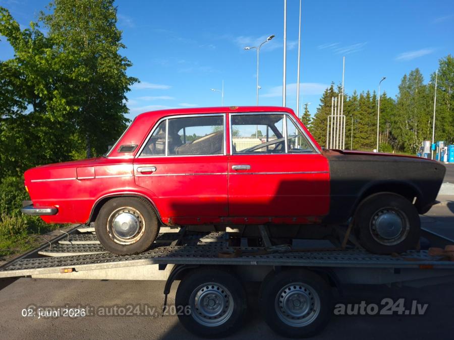 Red VAZ / Lada 2103 1980 in Parnu, with an engine capacity of 1.30 L and mileage of 5 thousand km for 750 €, photo 4 on AUTOMOTO.COM.LV