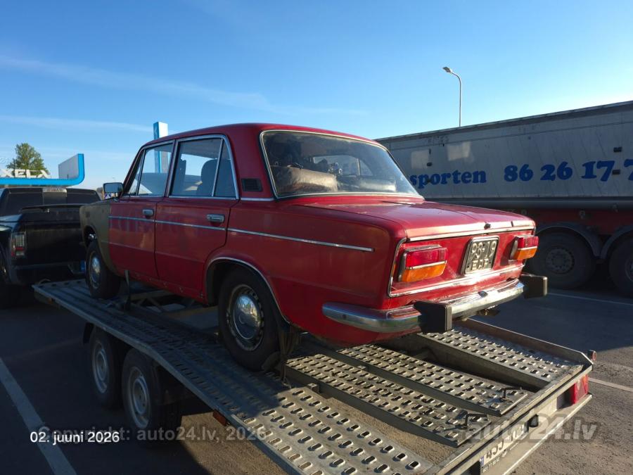 Red VAZ / Lada 2103 1980 in Parnu, with an engine capacity of 1.30 L and mileage of 5 thousand km for 750 €, photo 6 on AUTOMOTO.COM.LV