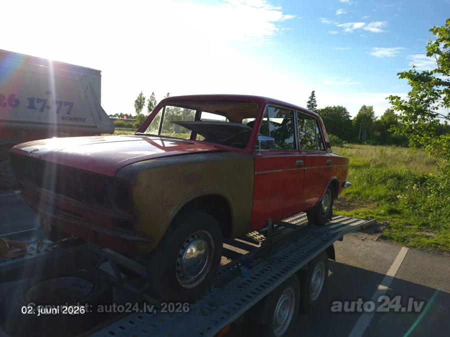 Red VAZ / Lada 2103 1980 in Parnu, with an engine capacity of 1.30 L and mileage of 5 thousand km for 750 €, photo 20 on AUTOMOTO.COM.LV