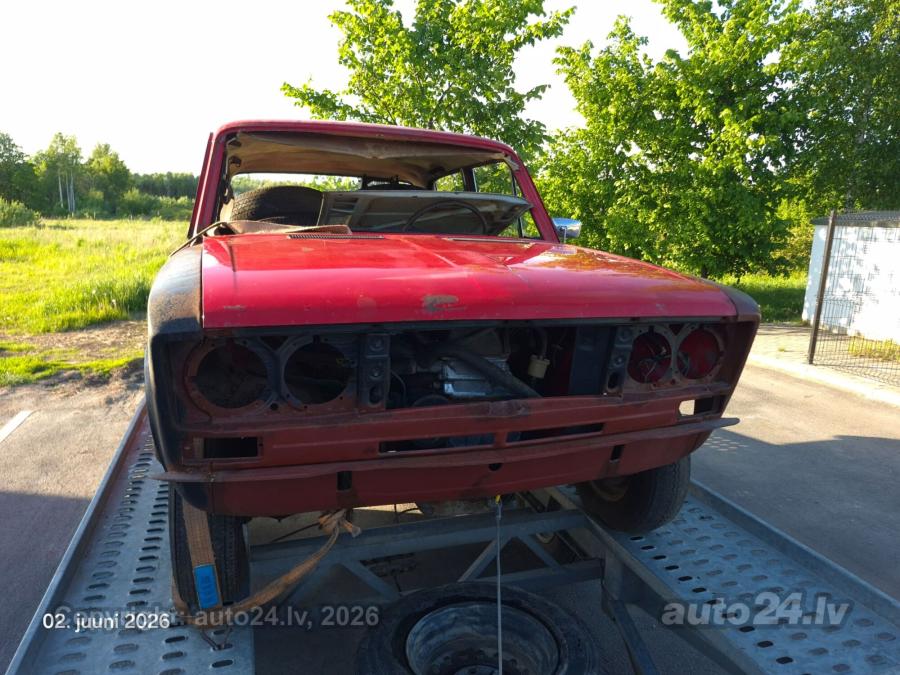 Red VAZ / Lada 2103 1980 in Parnu, with an engine capacity of 1.30 L and mileage of 5 thousand km for 750 €, photo 21 on AUTOMOTO.COM.LV