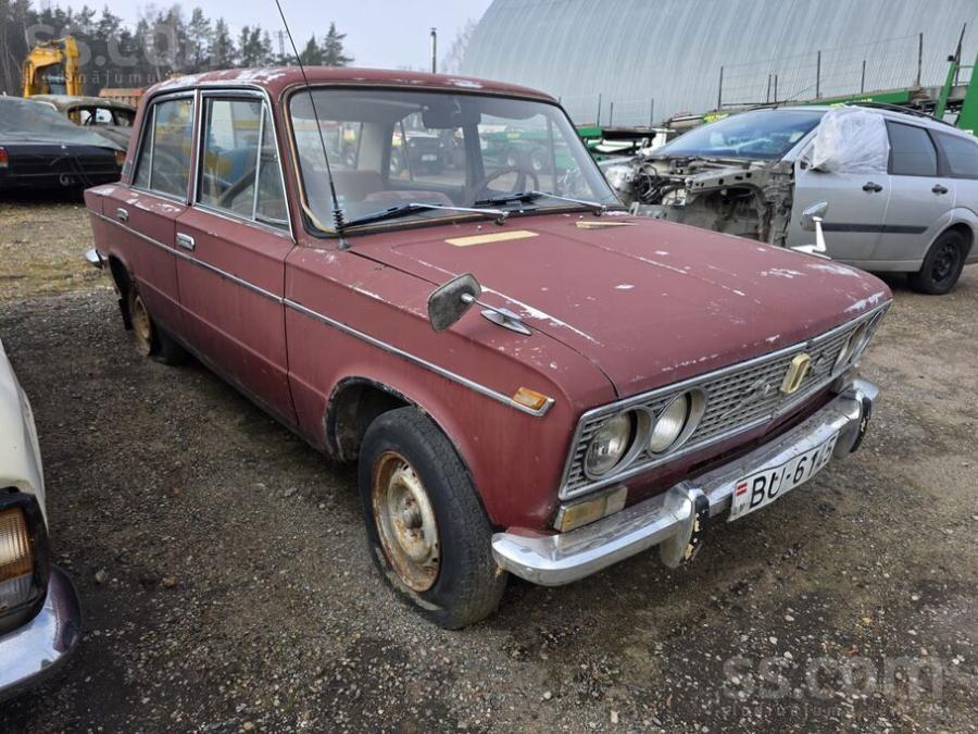 Sarkans VAZ / Lada 2103 1986 Rīga, ar dzinēja tilpumu 1.60 L un nobraukumu 20 tūkst. km par 390 €, foto 1 vietnē AUTOMOTO.COM.LV