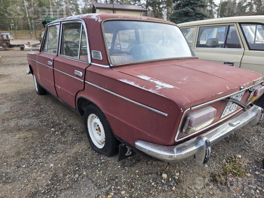 Sarkans VAZ / Lada 2103 1986 Rīga, ar dzinēja tilpumu 1.60 L un nobraukumu 20 tūkst. km par 390 €, foto 5 vietnē AUTOMOTO.COM.LV