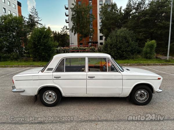 Balts VAZ / Lada 2103 1975 Tallina, ar dzinēja tilpumu 1.50 L un nobraukumu 66 tūkst. km par 2500 €, foto 4 vietnē AUTOMOTO.COM.LV
