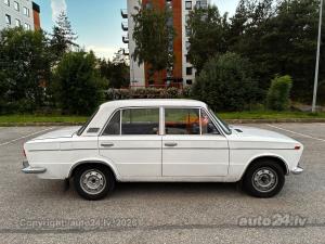 Balts VAZ / Lada 2103 1975 Tallina, ar dzinēja tilpumu 1.50 L un nobraukumu 66 tūkst. km par 2500 €, foto 5 vietnē AUTOMOTO.COM.LV