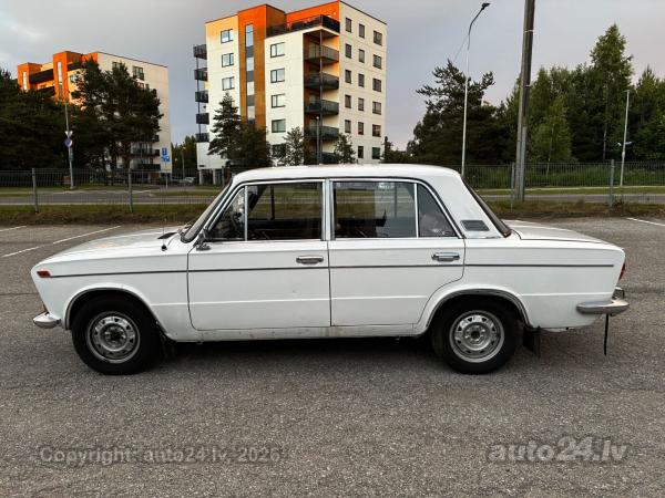 Balts VAZ / Lada 2103 1975 Tallina, ar dzinēja tilpumu 1.50 L un nobraukumu 66 tūkst. km par 2500 €, foto 8 vietnē AUTOMOTO.COM.LV