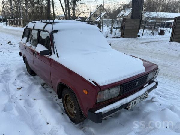 Red VAZ / Lada 2104 1992 in Riga, with an engine capacity of 1.50 L and mileage of 36 thousand km for 950 €, photo 2 on AUTOMOTO.COM.LV