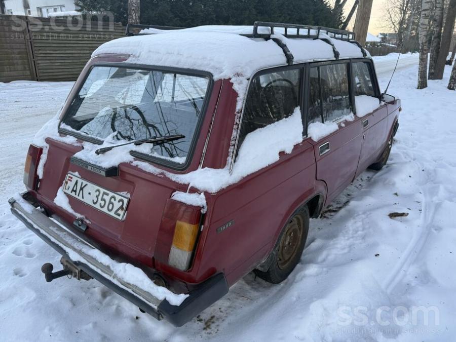 Red VAZ / Lada 2104 1992 in Riga, with an engine capacity of 1.50 L and mileage of 36 thousand km for 950 €, photo 3 on AUTOMOTO.COM.LV