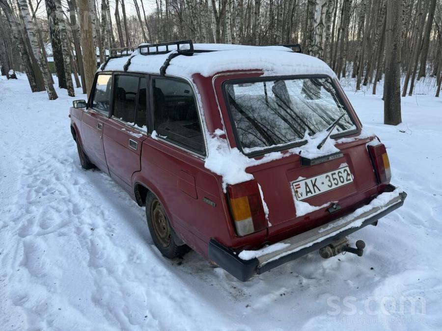 Red VAZ / Lada 2104 1992 in Riga, with an engine capacity of 1.50 L and mileage of 36 thousand km for 950 €, photo 4 on AUTOMOTO.COM.LV