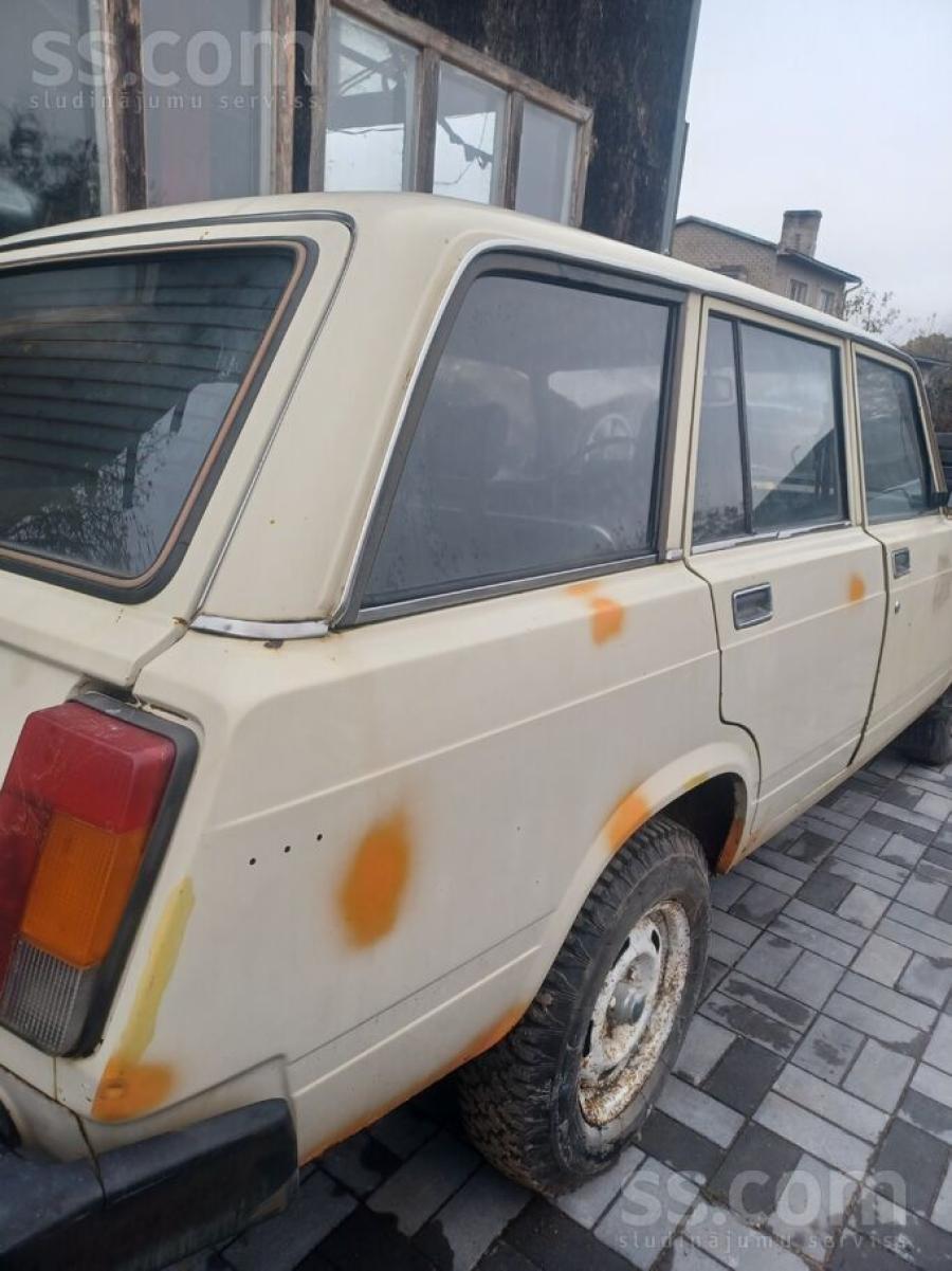 Dzeltens VAZ / Lada 2104 1978 Dobele, ar dzinēja tilpumu 1.30 L un nobraukumu 125 tūkst. km par 370 €, foto 3 vietnē AUTOMOTO.COM.LV