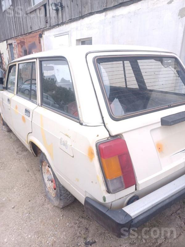 Dzeltens VAZ / Lada 2104 1978 Dobele, ar dzinēja tilpumu 1.30 L un nobraukumu 125 tūkst. km par 370 €, foto 7 vietnē AUTOMOTO.COM.LV