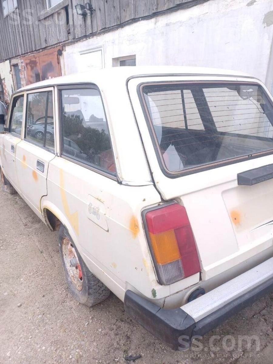 Dzeltens VAZ / Lada 2104 1978 Dobele, ar dzinēja tilpumu 1.30 L un nobraukumu 125 tūkst. km par 370 €, foto 7 vietnē AUTOMOTO.COM.LV