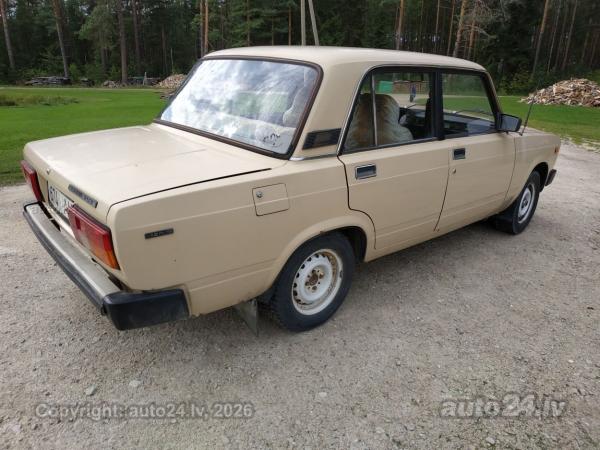 Smilšu krāsa VAZ / Lada 2105 1992 Veru, ar dzinēja tilpumu 1.20 L un nobraukumu 56 tūkst. km par 2500 €, foto 3 vietnē AUTOMOTO.COM.LV