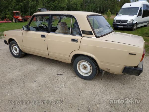 Smilšu krāsa VAZ / Lada 2105 1992 Veru, ar dzinēja tilpumu 1.20 L un nobraukumu 56 tūkst. km par 2500 €, foto 4 vietnē AUTOMOTO.COM.LV