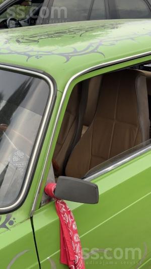 Green VAZ / Lada 2105 1982 in Riga, with an engine capacity of 1.30 L and mileage of 26 thousand km for 2500 €, photo 7 on AUTOMOTO.COM.LV