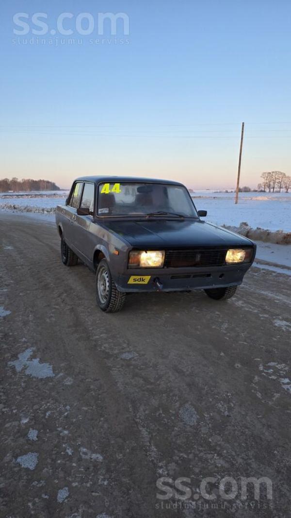 Grey VAZ / Lada 2105 2025 in Valmiera, with an engine capacity of 1.80 L and mileage of 100 thousand km for 2650 €, photo 2 on AUTOMOTO.COM.LV