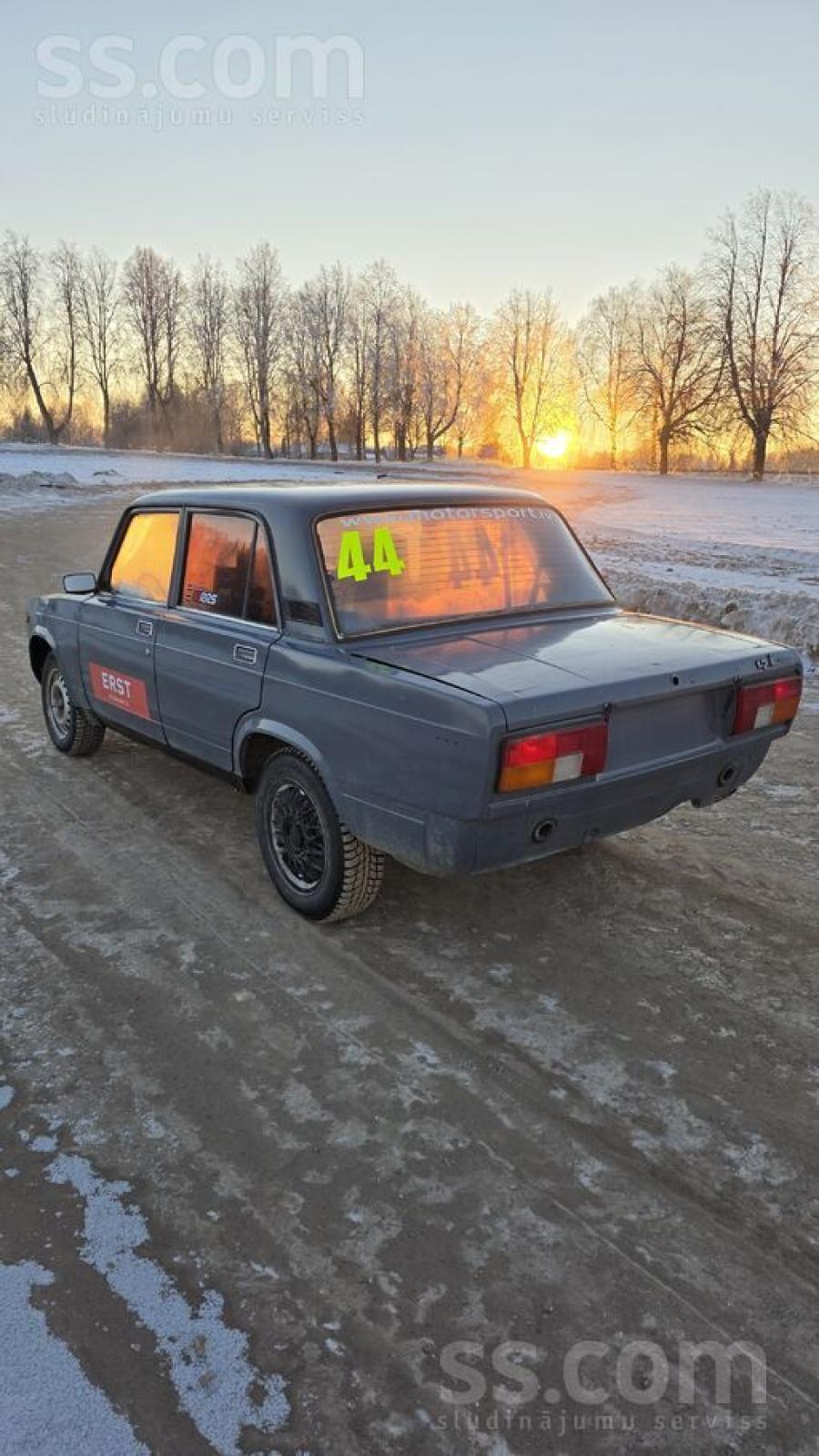Pelēks VAZ / Lada 2105 2025 Valmiera, ar dzinēja tilpumu 1.80 L un nobraukumu 100 tūkst. km par 2550 €, foto 1 vietnē AUTOMOTO.COM.LV
