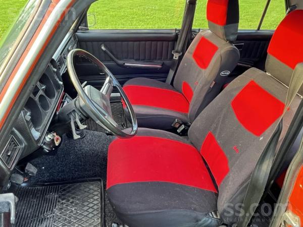 Sarkans VAZ / Lada 2105 1981 Tallina, ar dzinēja tilpumu 1.30 L un nobraukumu 93 tūkst. km par 3750 €, foto 8 vietnē AUTOMOTO.COM.LV
