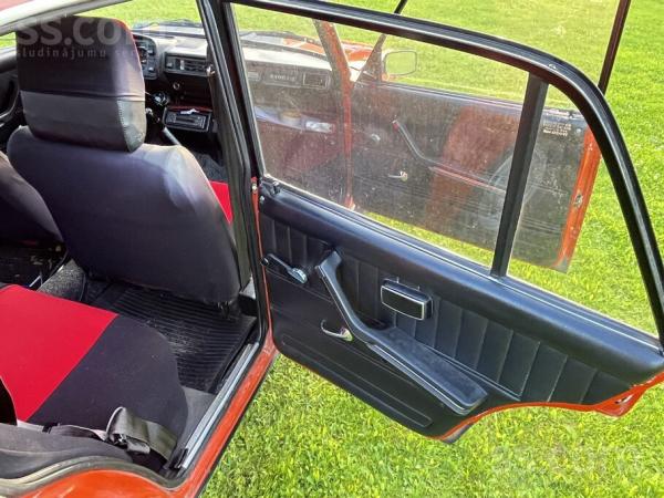 Sarkans VAZ / Lada 2105 1981 Tallina, ar dzinēja tilpumu 1.30 L un nobraukumu 93 tūkst. km par 3750 €, foto 10 vietnē AUTOMOTO.COM.LV