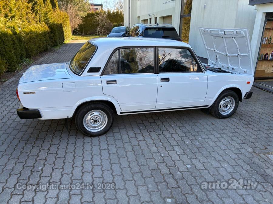 Balts VAZ / Lada 2105 1981 Tallina, ar dzinēja tilpumu 1.30 L un nobraukumu 65 tūkst. km par 12900 €, foto 14 vietnē AUTOMOTO.COM.LV