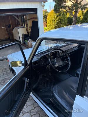 Balts VAZ / Lada 2105 1981 Tallina, ar dzinēja tilpumu 1.30 L un nobraukumu 65 tūkst. km par 12900 €, foto 18 vietnē AUTOMOTO.COM.LV