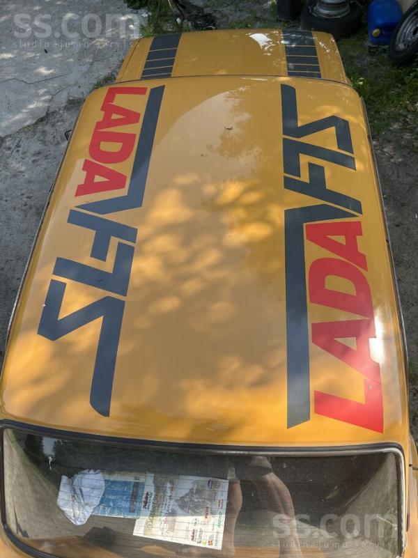 Dzeltens VAZ / Lada 2105 1982 Rīga, ar dzinēja tilpumu 2.00 L un nobraukumu 107 tūkst. km par 5000 €, foto 2 vietnē AUTOMOTO.COM.LV