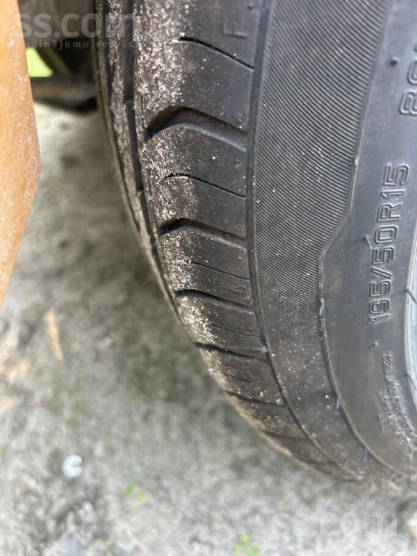 Dzeltens VAZ / Lada 2105 1982 Rīga, ar dzinēja tilpumu 2.00 L un nobraukumu 107 tūkst. km par 5000 €, foto 7 vietnē AUTOMOTO.COM.LV