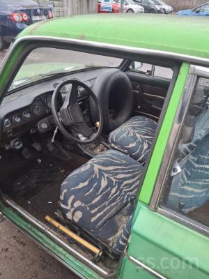 Green VAZ / Lada 2106 1983 in Riga, with an engine capacity of 1.60 L and mileage of 7 thousand km for 350 €, photo 2 on AUTOMOTO.COM.LV