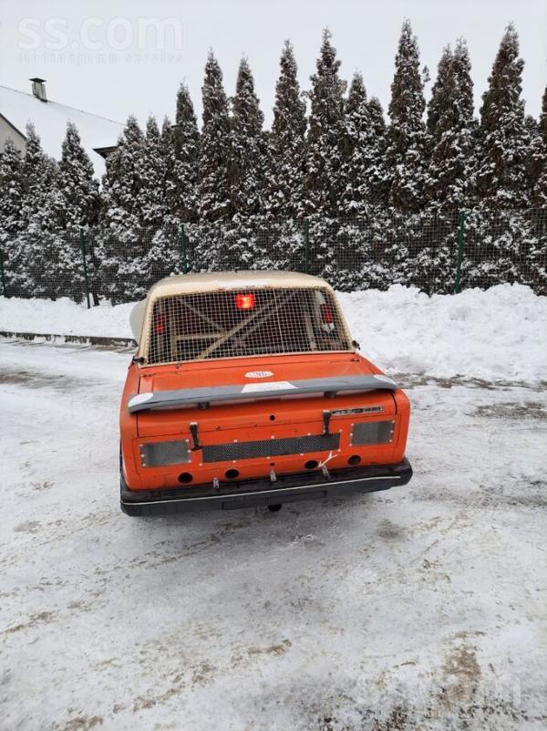 Oranžs VAZ / Lada 2106 2015 Rīga, ar dzinēja tilpumu 4.00 L un nobraukumu 0 tūkst. km par 2300 €, foto 4 vietnē AUTOMOTO.COM.LV
