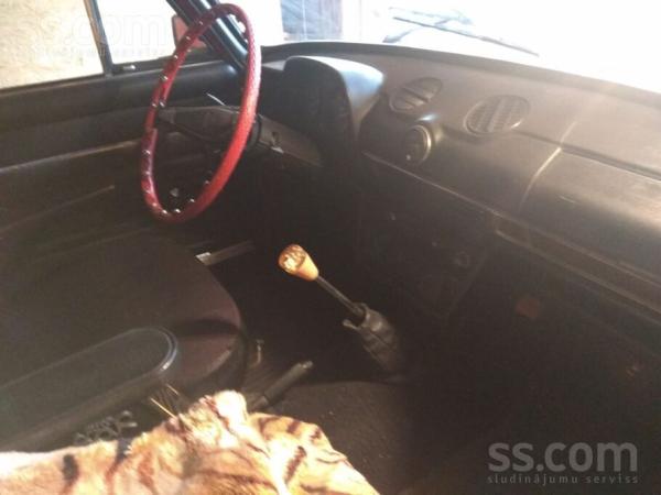 Красный ВАЗ 2106 1986 в Даугавпилс, объемом двигателя 1.60 л и пробегом 50 тыс. км за 500 €, фото 3 на AUTOMOTO.COM.LV