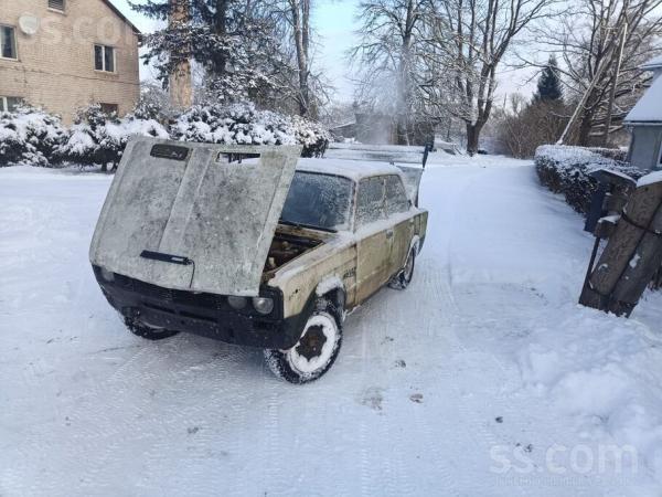 White VAZ / Lada 2106 1975 in Jekabpils, with an engine capacity of 1.50 L and mileage of 0 thousand km for 800 €, photo 4 on AUTOMOTO.COM.LV