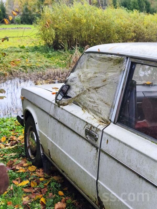 Balts VAZ / Lada 2106 1979 Cēsis, ar dzinēja tilpumu 1.60 L un nobraukumu 98 tūkst. km par 700 €, foto 10 vietnē AUTOMOTO.COM.LV