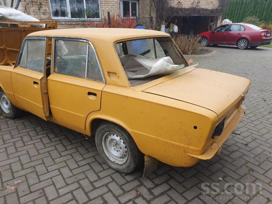Желтый ВАЗ 2106 1982 в Цесис, объемом двигателя 1.60 л и пробегом 67 тыс. км за 1000 €, фото 4 на AUTOMOTO.COM.LV