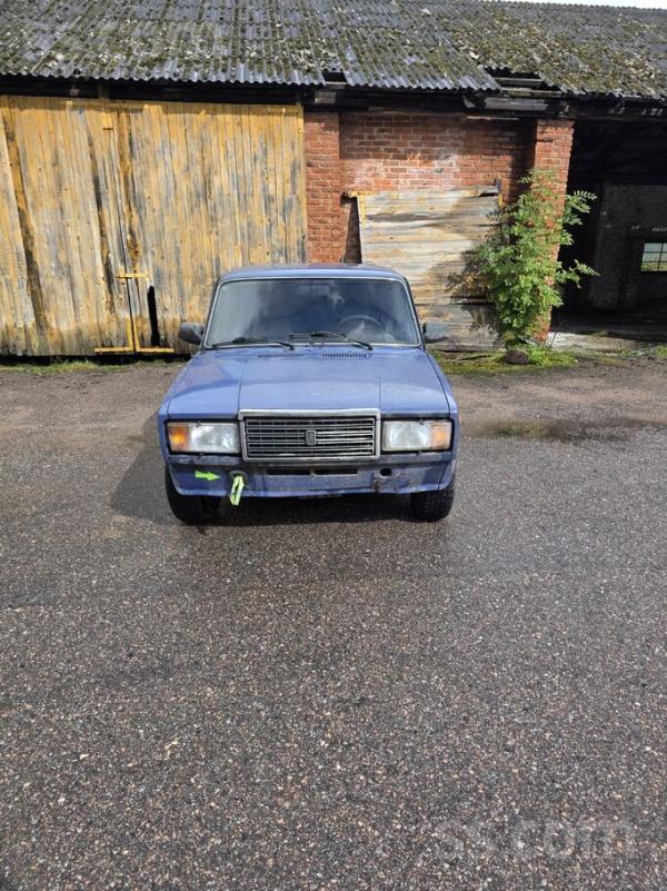Blue VAZ / Lada 2107 2006 in Valmiera, with an engine capacity of 1.70 L and mileage of 28 thousand km for 1700 €, photo 1 on AUTOMOTO.COM.LV