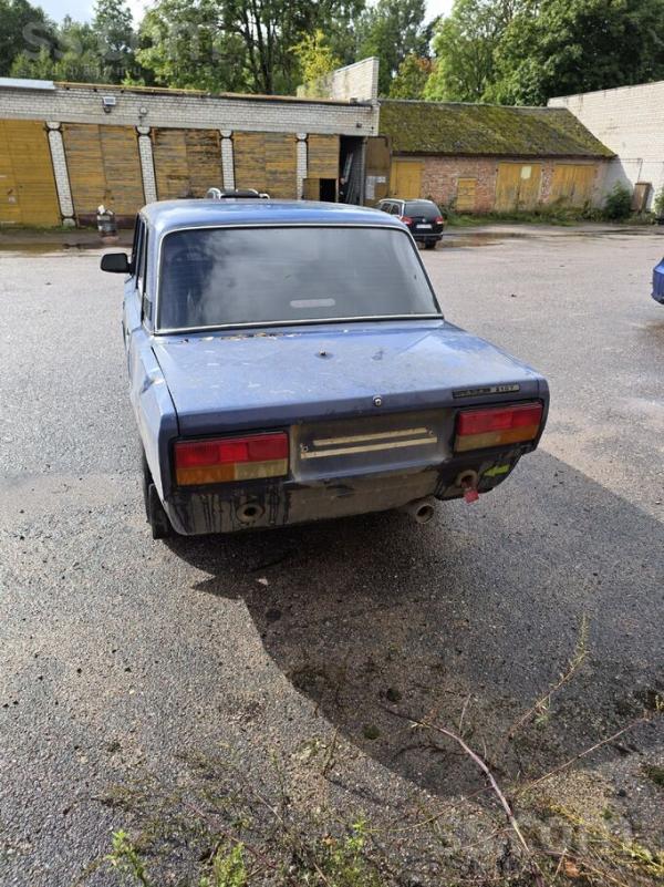Blue VAZ / Lada 2107 2006 in Valmiera, with an engine capacity of 1.70 L and mileage of 28 thousand km for 1700 €, photo 3 on AUTOMOTO.COM.LV